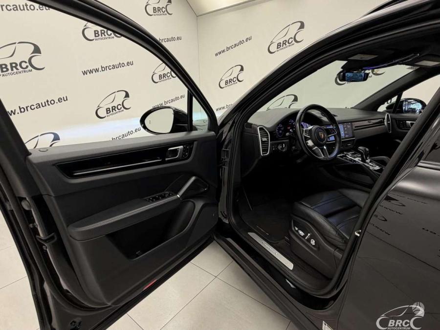 Melns Porsche Cayenne 2019 Viļņa, ar dzinēja tilpumu 3.00 L un nobraukumu 85 tūkst. km par 39000 €, foto 23 vietnē AUTOMOTO.COM.LV