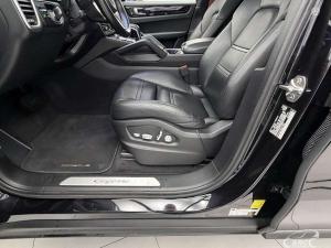 Melns Porsche Cayenne 2019 Viļņa, ar dzinēja tilpumu 3.00 L un nobraukumu 85 tūkst. km par 39000 €, foto 26 vietnē AUTOMOTO.COM.LV