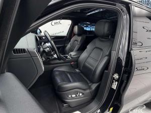 Melns Porsche Cayenne 2019 Viļņa, ar dzinēja tilpumu 3.00 L un nobraukumu 85 tūkst. km par 39000 €, foto 27 vietnē AUTOMOTO.COM.LV