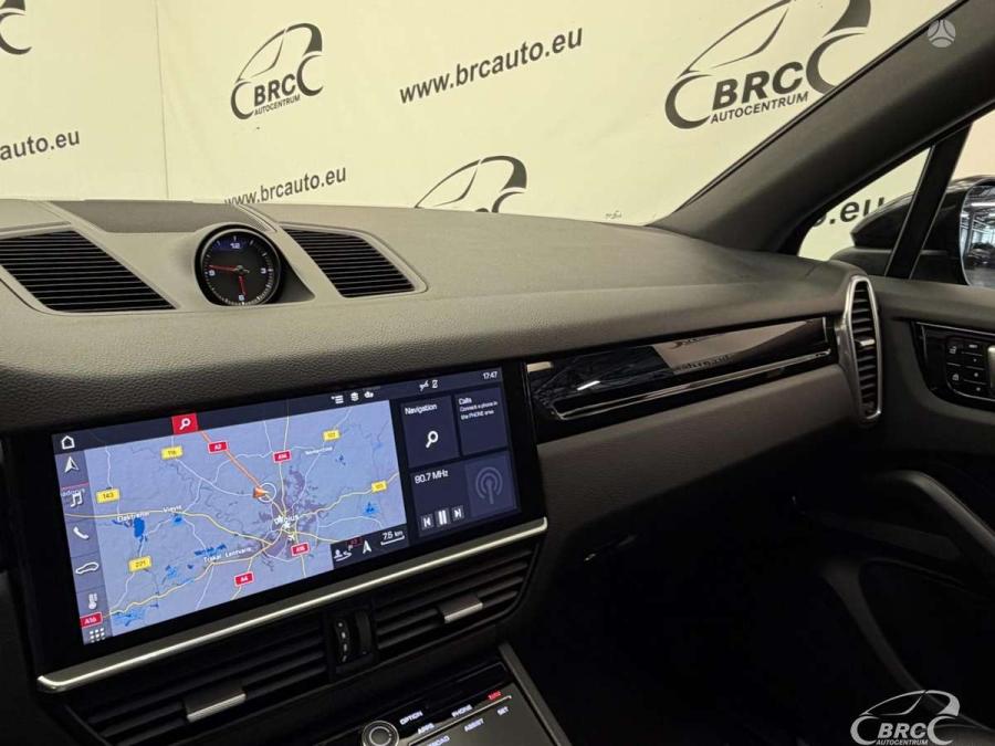 Melns Porsche Cayenne 2019 Viļņa, ar dzinēja tilpumu 3.00 L un nobraukumu 85 tūkst. km par 39000 €, foto 31 vietnē AUTOMOTO.COM.LV