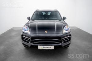Black Porsche Cayenne 2019 in Tallinn, with an engine capacity of 3.00 L and mileage of 160 thousand km for 39899 €, photo 3 on AUTOMOTO.COM.LV