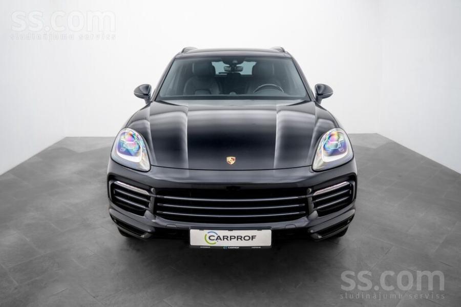 Black Porsche Cayenne 2019 in Tallinn, with an engine capacity of 3.00 L and mileage of 160 thousand km for 39899 €, photo 3 on AUTOMOTO.COM.LV