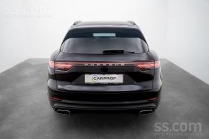 Black Porsche Cayenne 2019 in Tallinn, with an engine capacity of 3.00 L and mileage of 160 thousand km for 39899 €, photo 7 on AUTOMOTO.COM.LV