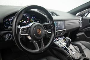 Black Porsche Cayenne 2019 in Tallinn, with an engine capacity of 3.00 L and mileage of 160 thousand km for 39899 €, photo 9 on AUTOMOTO.COM.LV