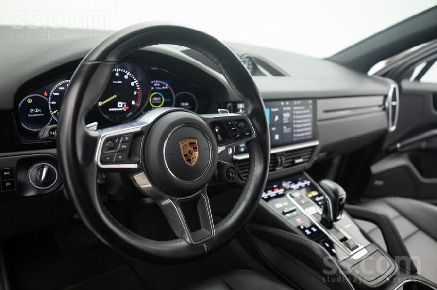 Black Porsche Cayenne 2019 in Tallinn, with an engine capacity of 3.00 L and mileage of 160 thousand km for 39899 €, photo 9 on AUTOMOTO.COM.LV