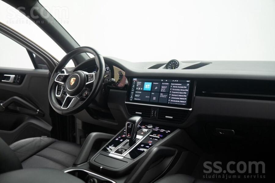 Black Porsche Cayenne 2019 in Tallinn, with an engine capacity of 3.00 L and mileage of 160 thousand km for 39899 €, photo 14 on AUTOMOTO.COM.LV