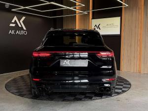 Melns Porsche Cayenne 2019 Kauņa, ar dzinēja tilpumu 2.89 L un nobraukumu 90 tūkst. km par 47990 €, foto 9 vietnē AUTOMOTO.COM.LV