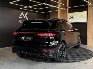 Melns Porsche Cayenne 2019 Kauņa, ar dzinēja tilpumu 2.89 L un nobraukumu 90 tūkst. km par 47990 €, foto 10 vietnē AUTOMOTO.COM.LV