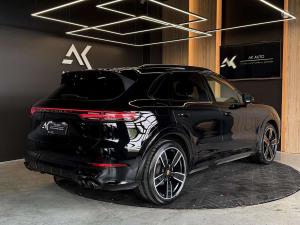 Melns Porsche Cayenne 2019 Kauņa, ar dzinēja tilpumu 2.89 L un nobraukumu 90 tūkst. km par 47990 €, foto 11 vietnē AUTOMOTO.COM.LV