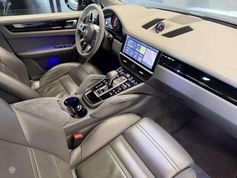Melns Porsche Cayenne 2019 Kauņa, ar dzinēja tilpumu 2.89 L un nobraukumu 90 tūkst. km par 47990 €, foto 16 vietnē AUTOMOTO.COM.LV