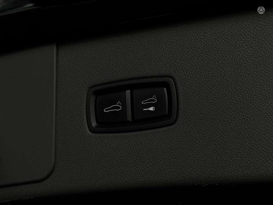Melns Porsche Cayenne 2019 Kauņa, ar dzinēja tilpumu 2.89 L un nobraukumu 90 tūkst. km par 47990 €, foto 24 vietnē AUTOMOTO.COM.LV