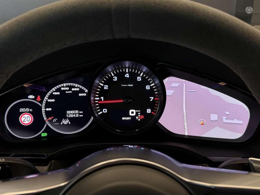 Melns Porsche Cayenne 2019 Kauņa, ar dzinēja tilpumu 2.89 L un nobraukumu 90 tūkst. km par 47990 €, foto 27 vietnē AUTOMOTO.COM.LV