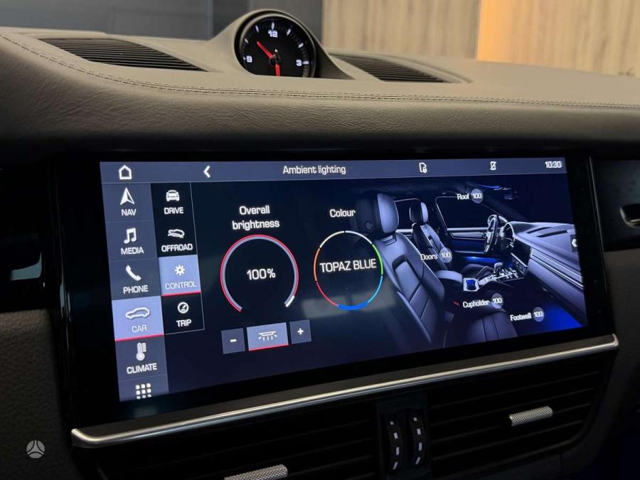 Melns Porsche Cayenne 2019 Kauņa, ar dzinēja tilpumu 2.89 L un nobraukumu 90 tūkst. km par 47990 €, foto 31 vietnē AUTOMOTO.COM.LV