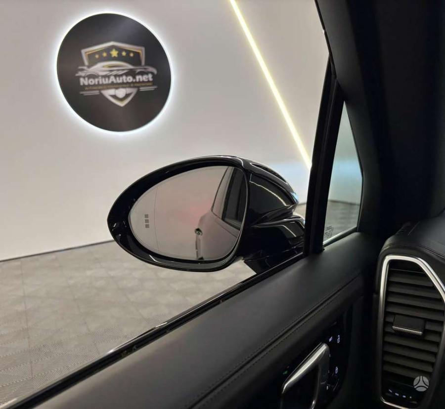 Melns Porsche Cayenne 2019 Marijampole, ar dzinēja tilpumu 3.00 L un nobraukumu 95 tūkst. km par 39999 €, foto 10 vietnē AUTOMOTO.COM.LV