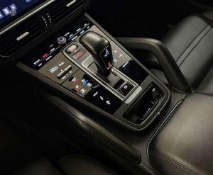 Melns Porsche Cayenne 2019 Marijampole, ar dzinēja tilpumu 3.00 L un nobraukumu 95 tūkst. km par 39999 €, foto 12 vietnē AUTOMOTO.COM.LV