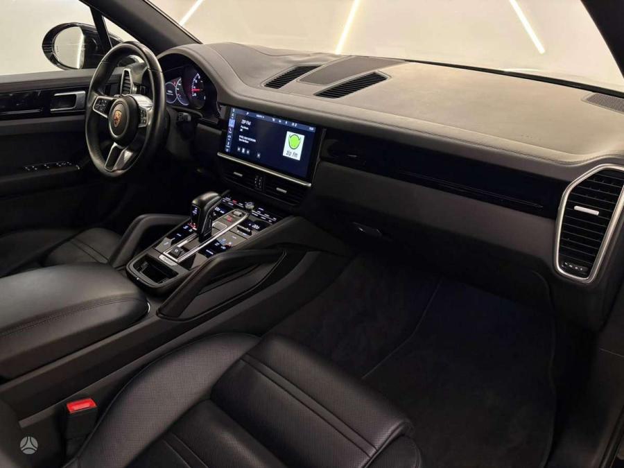 Melns Porsche Cayenne 2019 Marijampole, ar dzinēja tilpumu 3.00 L un nobraukumu 95 tūkst. km par 39999 €, foto 17 vietnē AUTOMOTO.COM.LV