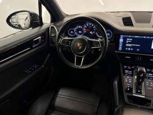 Melns Porsche Cayenne 2019 Marijampole, ar dzinēja tilpumu 3.00 L un nobraukumu 95 tūkst. km par 39999 €, foto 19 vietnē AUTOMOTO.COM.LV
