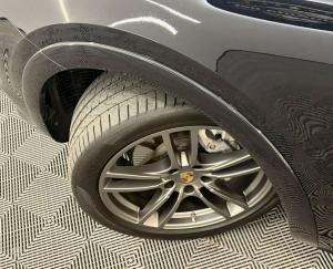 Melns Porsche Cayenne 2019 Marijampole, ar dzinēja tilpumu 3.00 L un nobraukumu 95 tūkst. km par 39999 €, foto 24 vietnē AUTOMOTO.COM.LV