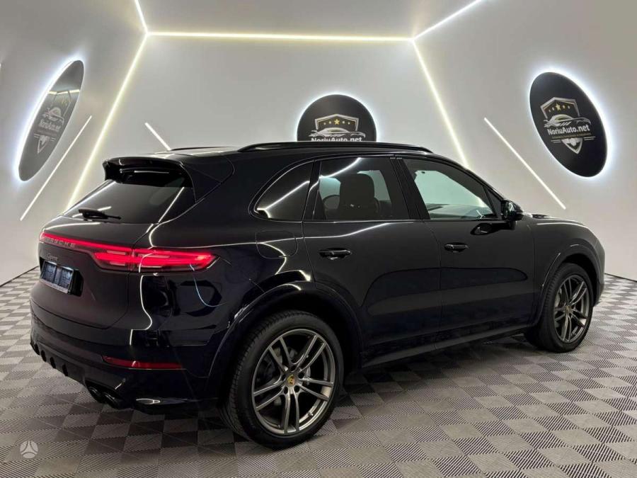 Melns Porsche Cayenne 2019 Marijampole, ar dzinēja tilpumu 3.00 L un nobraukumu 95 tūkst. km par 39999 €, foto 29 vietnē AUTOMOTO.COM.LV