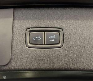 Melns Porsche Cayenne 2019 Marijampole, ar dzinēja tilpumu 3.00 L un nobraukumu 95 tūkst. km par 39999 €, foto 34 vietnē AUTOMOTO.COM.LV