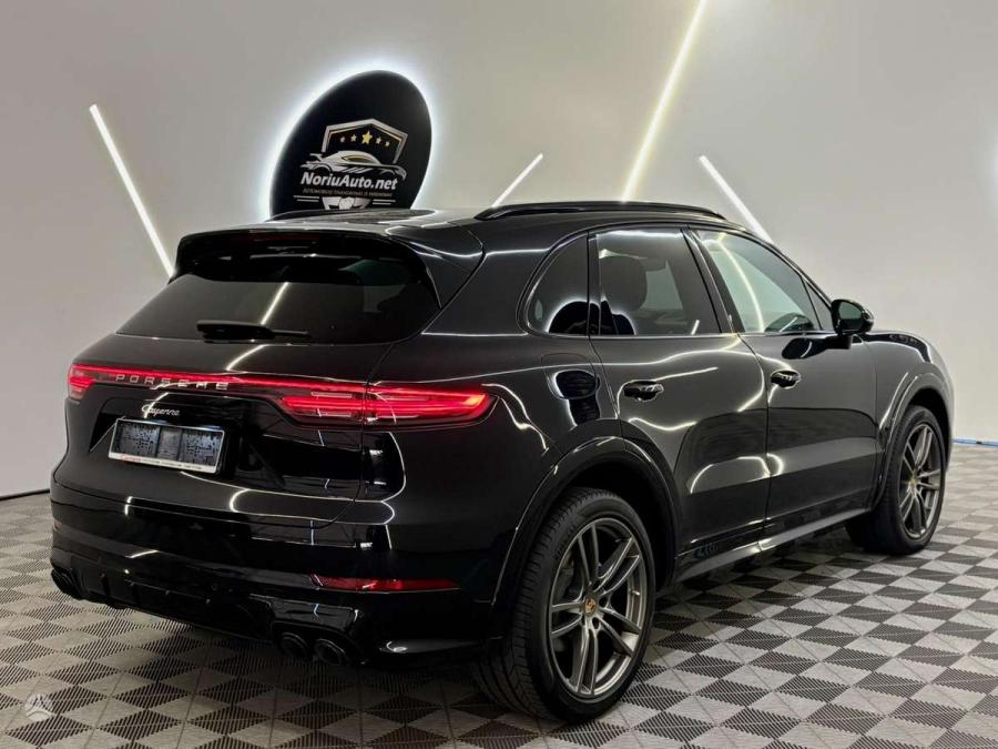 Melns Porsche Cayenne 2019 Marijampole, ar dzinēja tilpumu 3.00 L un nobraukumu 95 tūkst. km par 39999 €, foto 37 vietnē AUTOMOTO.COM.LV