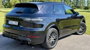 Melns Porsche Cayenne 2019 Klaipėda, ar dzinēja tilpumu 3.00 L un nobraukumu 162 tūkst. km par 37790 €, foto 3 vietnē AUTOMOTO.COM.LV