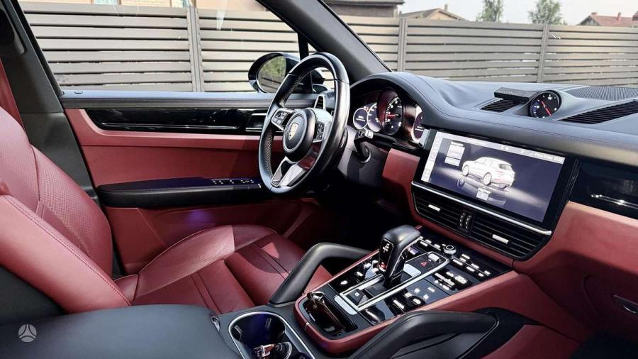 Melns Porsche Cayenne 2019 Klaipėda, ar dzinēja tilpumu 3.00 L un nobraukumu 162 tūkst. km par 37790 €, foto 12 vietnē AUTOMOTO.COM.LV