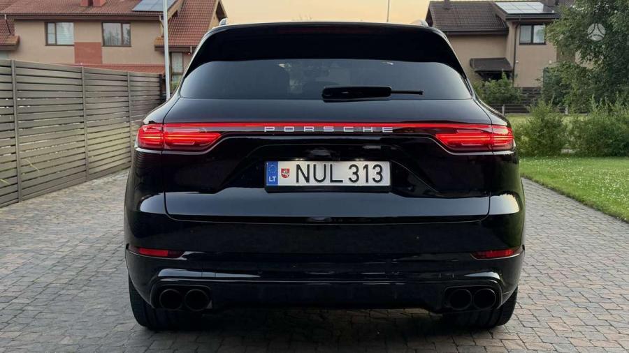 Melns Porsche Cayenne 2019 Klaipėda, ar dzinēja tilpumu 3.00 L un nobraukumu 162 tūkst. km par 37790 €, foto 13 vietnē AUTOMOTO.COM.LV