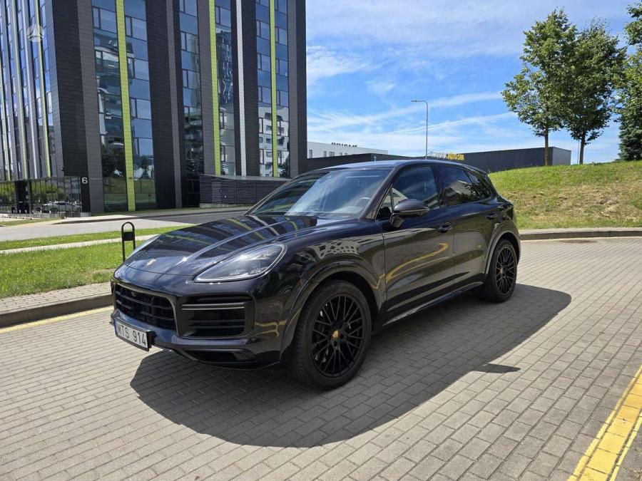 Melns Porsche Cayenne 2019 Viļņa, ar dzinēja tilpumu 4.00 L un nobraukumu 199 tūkst. km par 44000 €, foto 4 vietnē AUTOMOTO.COM.LV