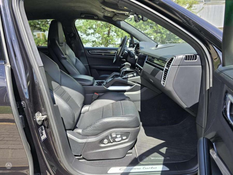 Melns Porsche Cayenne 2019 Viļņa, ar dzinēja tilpumu 4.00 L un nobraukumu 199 tūkst. km par 44000 €, foto 9 vietnē AUTOMOTO.COM.LV