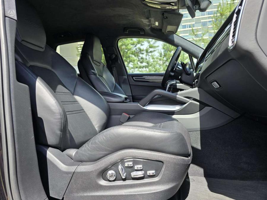 Melns Porsche Cayenne 2019 Viļņa, ar dzinēja tilpumu 4.00 L un nobraukumu 199 tūkst. km par 44000 €, foto 11 vietnē AUTOMOTO.COM.LV