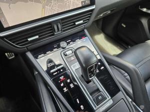 Melns Porsche Cayenne 2019 Viļņa, ar dzinēja tilpumu 4.00 L un nobraukumu 199 tūkst. km par 44000 €, foto 12 vietnē AUTOMOTO.COM.LV