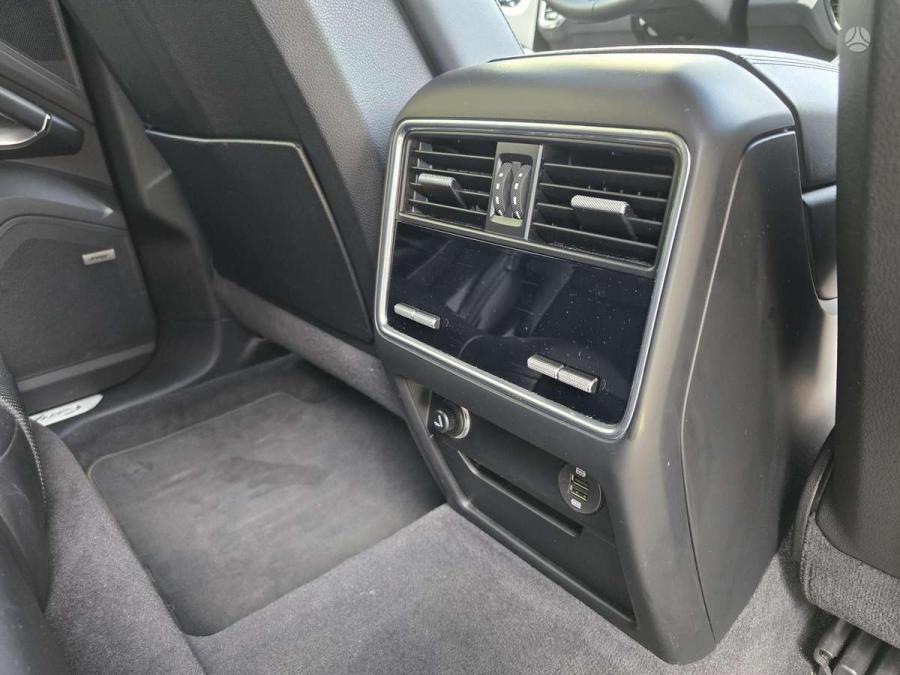 Melns Porsche Cayenne 2019 Viļņa, ar dzinēja tilpumu 4.00 L un nobraukumu 199 tūkst. km par 44000 €, foto 14 vietnē AUTOMOTO.COM.LV