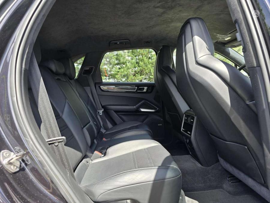 Melns Porsche Cayenne 2019 Viļņa, ar dzinēja tilpumu 4.00 L un nobraukumu 199 tūkst. km par 44000 €, foto 15 vietnē AUTOMOTO.COM.LV