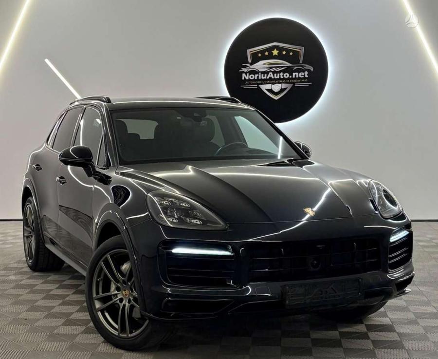 Melns Porsche Cayenne 2019 Marijampole, ar dzinēja tilpumu 3.00 L un nobraukumu 95 tūkst. km par 39999 €, foto 1 vietnē AUTOMOTO.COM.LV
