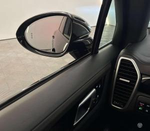Melns Porsche Cayenne 2019 Marijampole, ar dzinēja tilpumu 3.00 L un nobraukumu 95 tūkst. km par 39999 €, foto 9 vietnē AUTOMOTO.COM.LV
