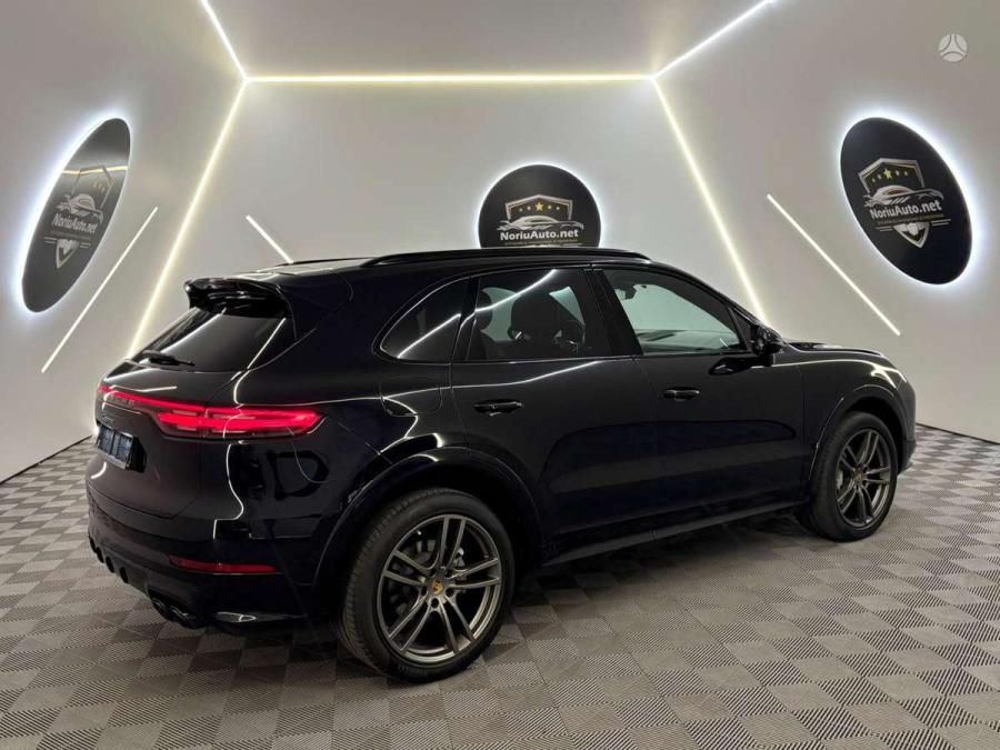 Melns Porsche Cayenne 2019 Marijampole, ar dzinēja tilpumu 3.00 L un nobraukumu 95 tūkst. km par 39999 €, foto 10 vietnē AUTOMOTO.COM.LV