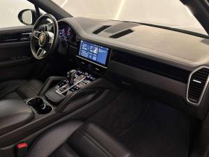 Melns Porsche Cayenne 2019 Marijampole, ar dzinēja tilpumu 3.00 L un nobraukumu 95 tūkst. km par 39999 €, foto 18 vietnē AUTOMOTO.COM.LV