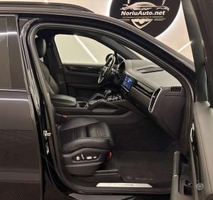 Melns Porsche Cayenne 2019 Marijampole, ar dzinēja tilpumu 3.00 L un nobraukumu 95 tūkst. km par 39999 €, foto 20 vietnē AUTOMOTO.COM.LV
