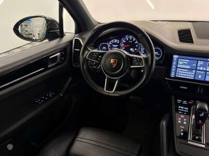 Melns Porsche Cayenne 2019 Marijampole, ar dzinēja tilpumu 3.00 L un nobraukumu 95 tūkst. km par 39999 €, foto 21 vietnē AUTOMOTO.COM.LV
