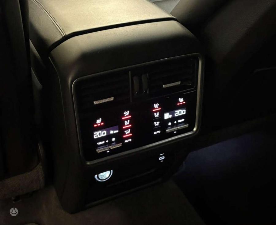 Melns Porsche Cayenne 2019 Marijampole, ar dzinēja tilpumu 3.00 L un nobraukumu 95 tūkst. km par 39999 €, foto 22 vietnē AUTOMOTO.COM.LV