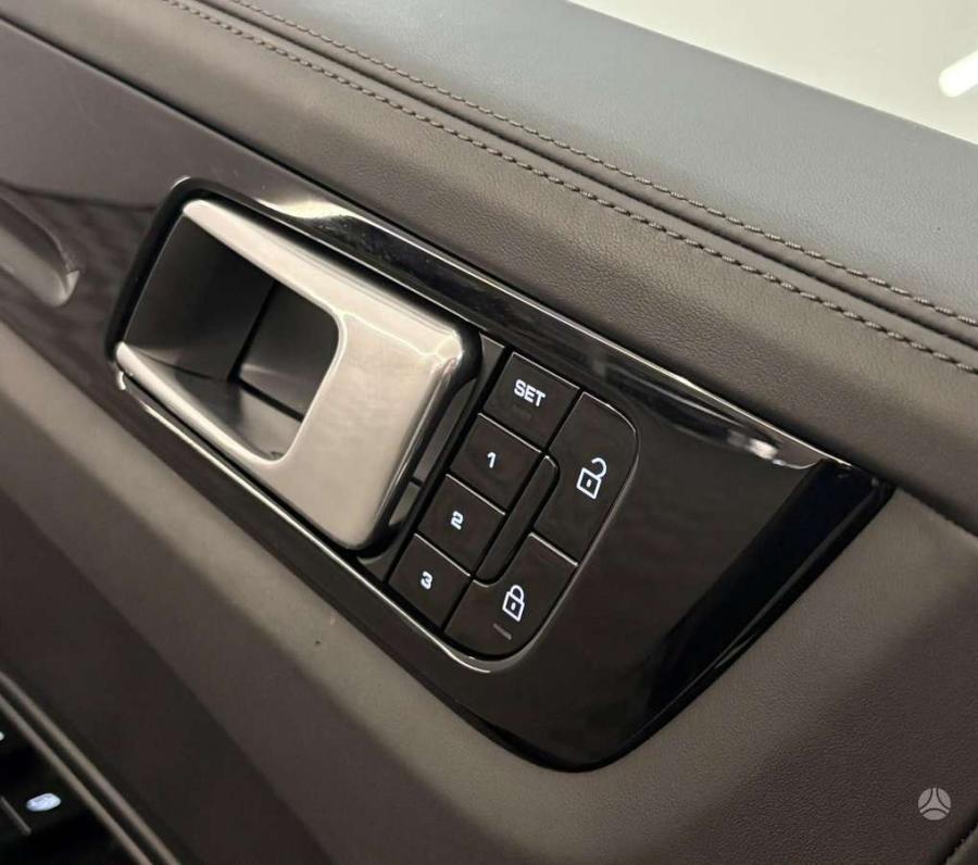 Melns Porsche Cayenne 2019 Marijampole, ar dzinēja tilpumu 3.00 L un nobraukumu 95 tūkst. km par 39999 €, foto 27 vietnē AUTOMOTO.COM.LV