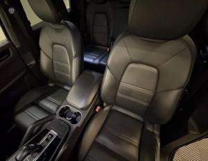 Melns Porsche Cayenne 2019 Marijampole, ar dzinēja tilpumu 3.00 L un nobraukumu 95 tūkst. km par 39999 €, foto 31 vietnē AUTOMOTO.COM.LV