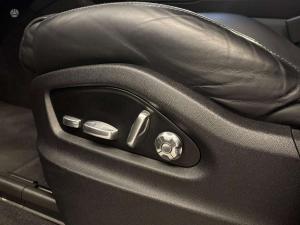 Melns Porsche Cayenne 2019 Marijampole, ar dzinēja tilpumu 3.00 L un nobraukumu 95 tūkst. km par 39999 €, foto 32 vietnē AUTOMOTO.COM.LV