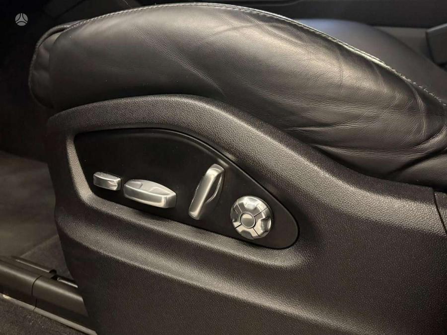 Melns Porsche Cayenne 2019 Marijampole, ar dzinēja tilpumu 3.00 L un nobraukumu 95 tūkst. km par 39999 €, foto 32 vietnē AUTOMOTO.COM.LV