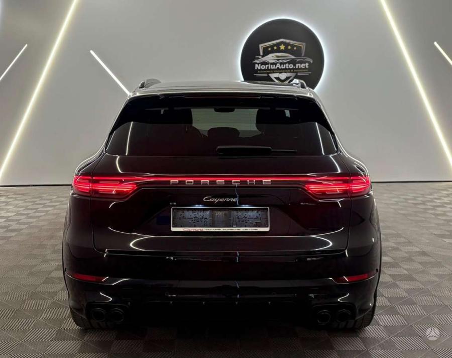 Melns Porsche Cayenne 2019 Marijampole, ar dzinēja tilpumu 3.00 L un nobraukumu 95 tūkst. km par 39999 €, foto 36 vietnē AUTOMOTO.COM.LV