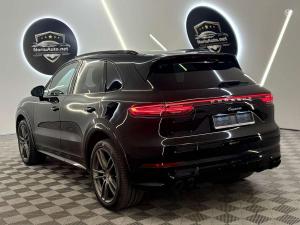 Melns Porsche Cayenne 2019 Marijampole, ar dzinēja tilpumu 3.00 L un nobraukumu 95 tūkst. km par 39999 €, foto 37 vietnē AUTOMOTO.COM.LV