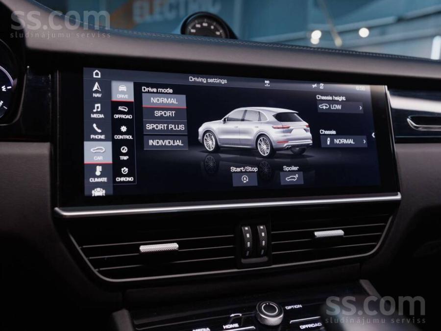 Black Porsche Cayenne 2019 in Riga, with an engine capacity of 4.00 L and mileage of 117 thousand km for 52500 €, photo 27 on AUTOMOTO.COM.LV