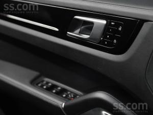 Black Porsche Cayenne 2019 in Riga, with an engine capacity of 4.00 L and mileage of 117 thousand km for 52500 €, photo 35 on AUTOMOTO.COM.LV