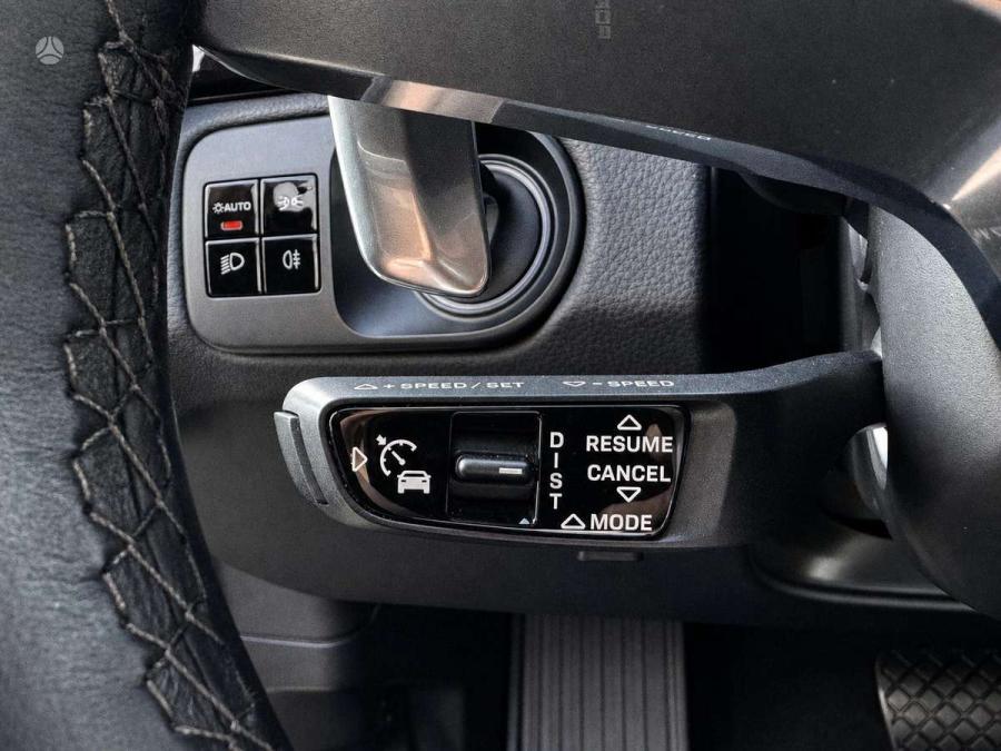 Black Porsche Cayenne 2019 in Vilnius, with an engine capacity of 3.00 L and mileage of 88 thousand km for 44000 €, photo 12 on AUTOMOTO.COM.LV